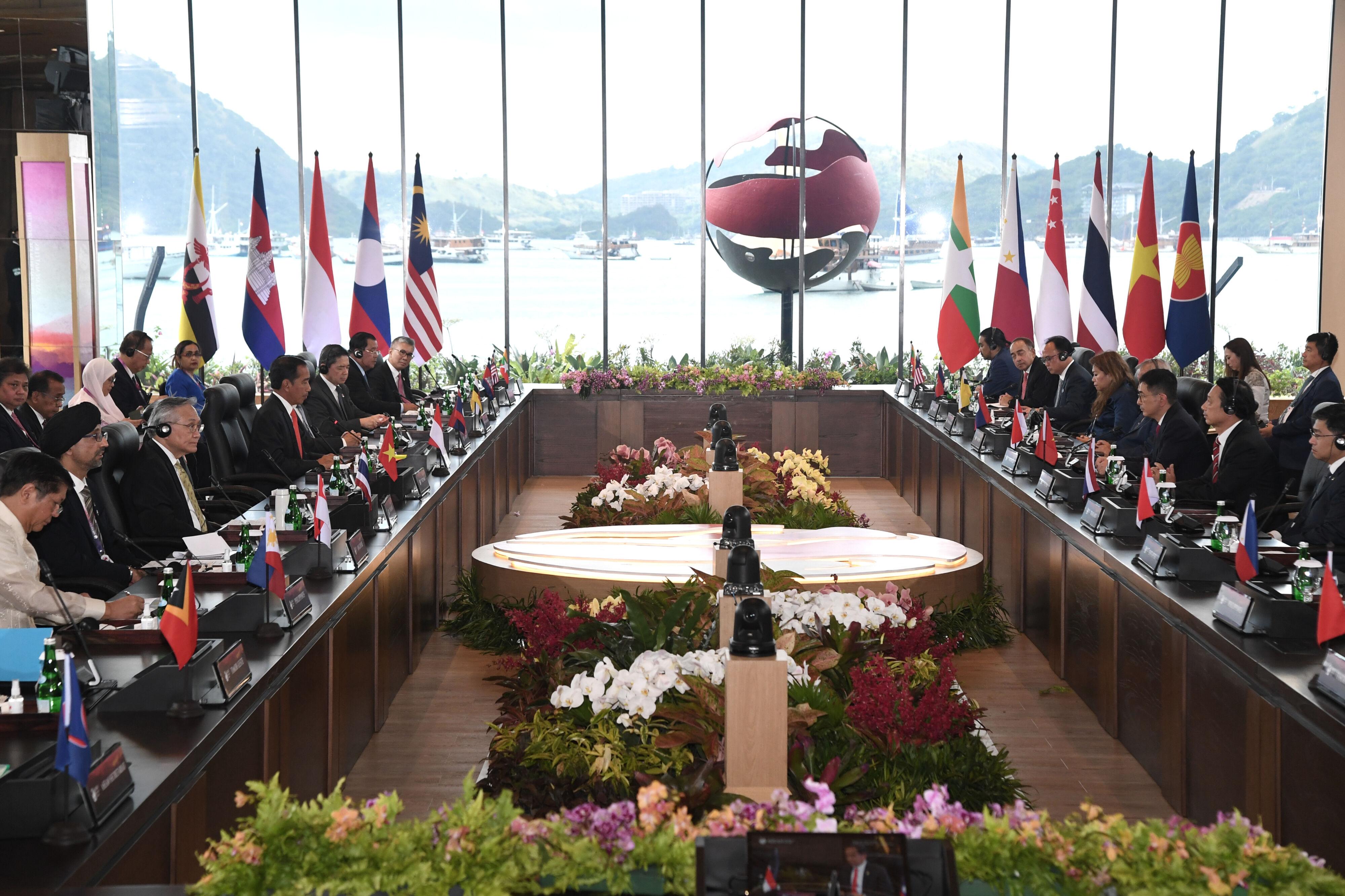 Sambutan Presiden Joko Widodo Pada Pertemuan Pemimpin Asean Dengan